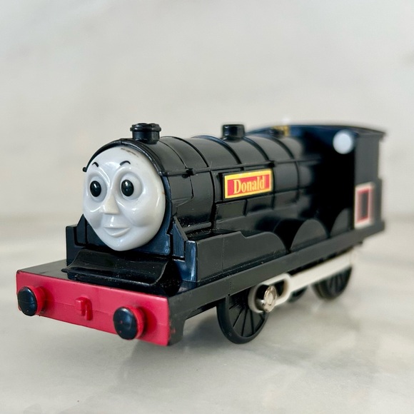 Gullmane | Toys | Thomas Friends Trackmaster Donald 9 Train Motorized ...